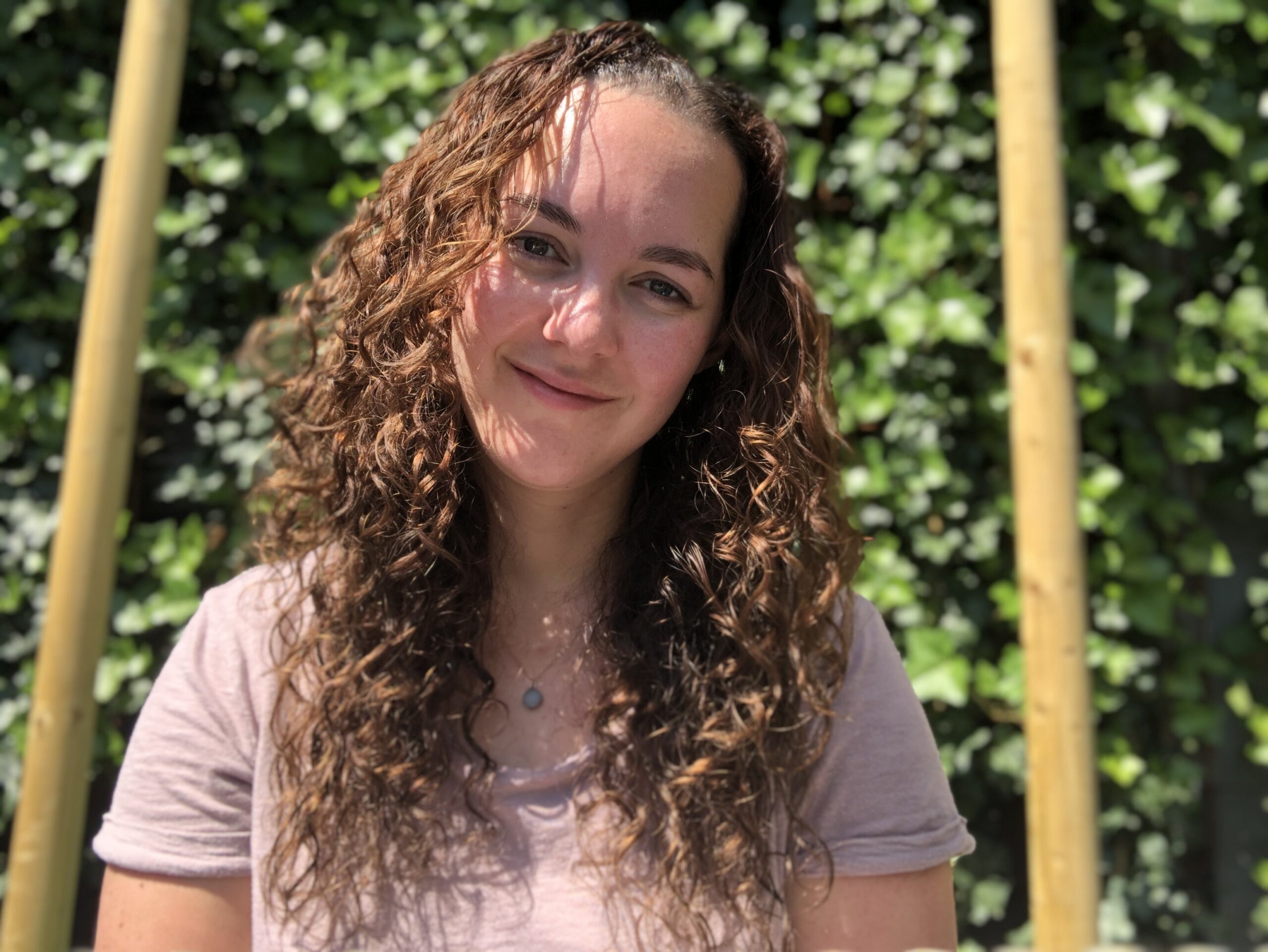 Isabelle discovers the Curly Girl Method: the first results | Kurlify