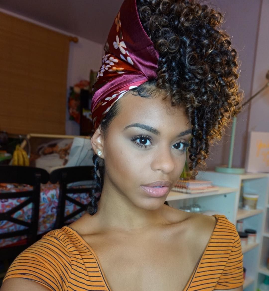 How to pineapple hair to protect your beautiful curls | Kurlify